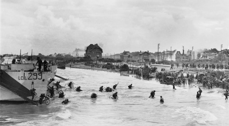 D-Day Footage of Juno Beach | VALOUR CANADA